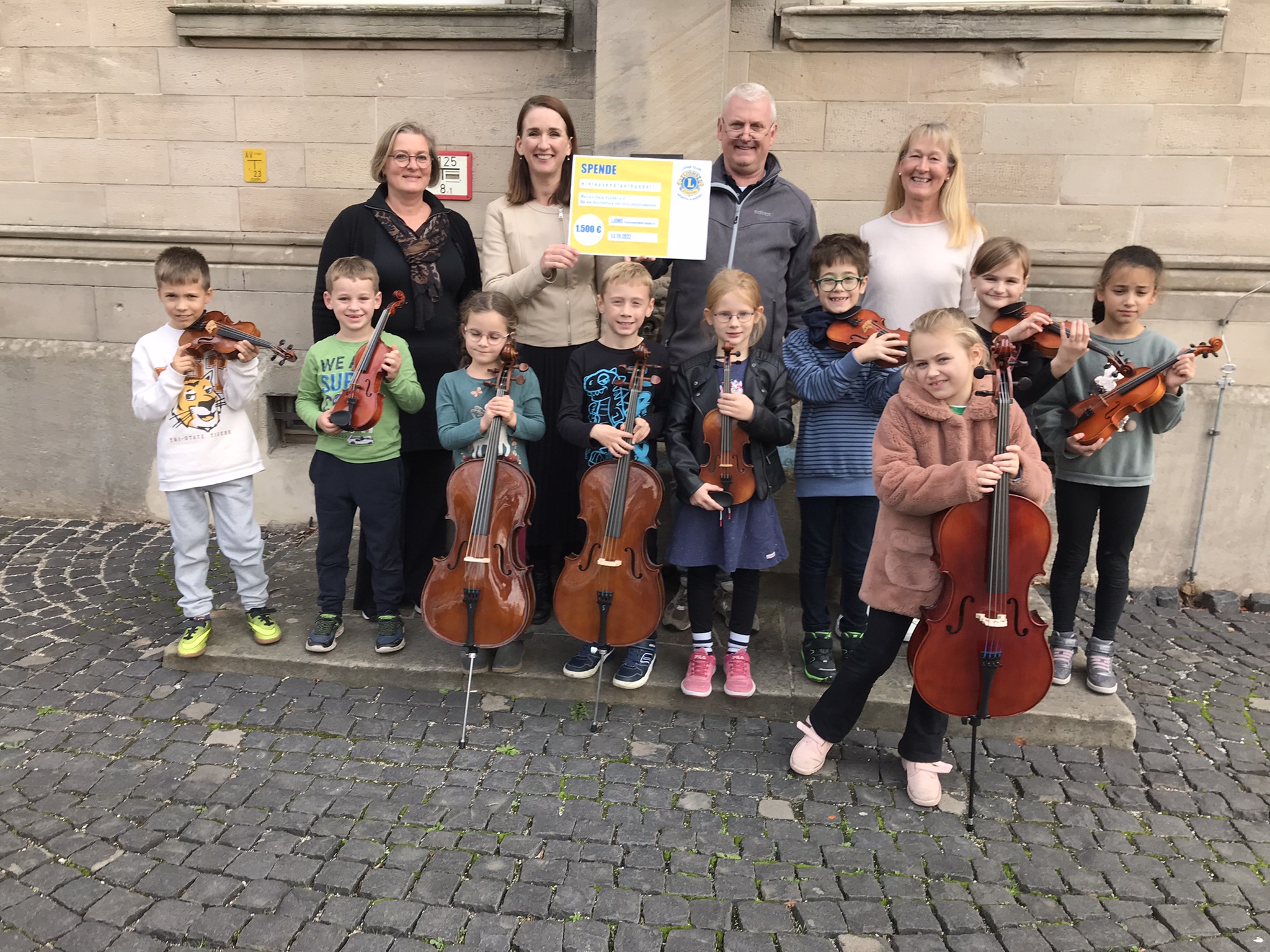 1.500 Euro für Grundschule – Lions Club Wörth-Kandel